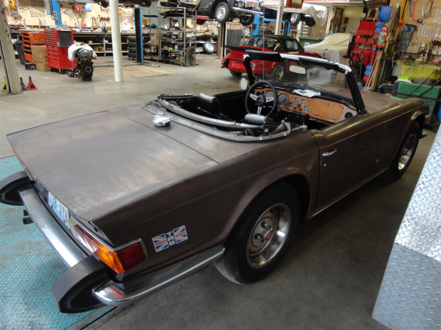 Triumph-TR6 brown to restore | Joop Stolze Classic Cars
